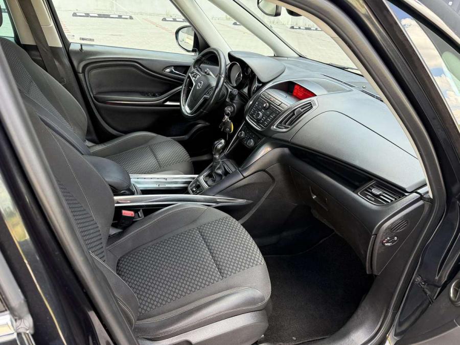 Melns Opel Zafira Tourer 2016 Šauļi, ar dzinēja tilpumu 1.60 L un nobraukumu 240 tūkst. km par 5150 €, foto 10 vietnē AUTOMOTO.COM.LV