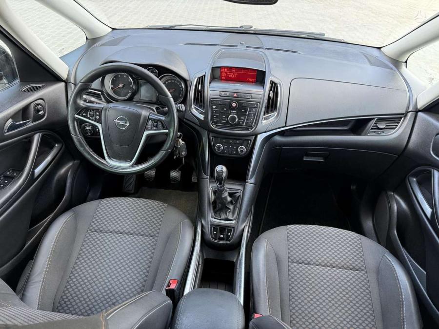 Melns Opel Zafira Tourer 2016 Šauļi, ar dzinēja tilpumu 1.60 L un nobraukumu 240 tūkst. km par 5150 €, foto 16 vietnē AUTOMOTO.COM.LV