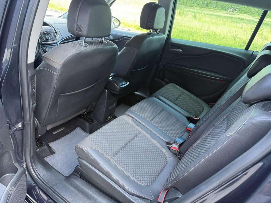 Melns Opel Zafira Tourer 2016 Šauļi, ar dzinēja tilpumu 1.60 L un nobraukumu 240 tūkst. km par 5150 €, foto 18 vietnē AUTOMOTO.COM.LV