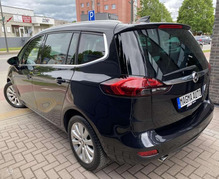 Black Opel Zafira Tourer 2016 in Marijampole, with an engine capacity of 1.96 L and mileage of 272 thousand km for 7250 €, photo 14 on AUTOMOTO.COM.LV