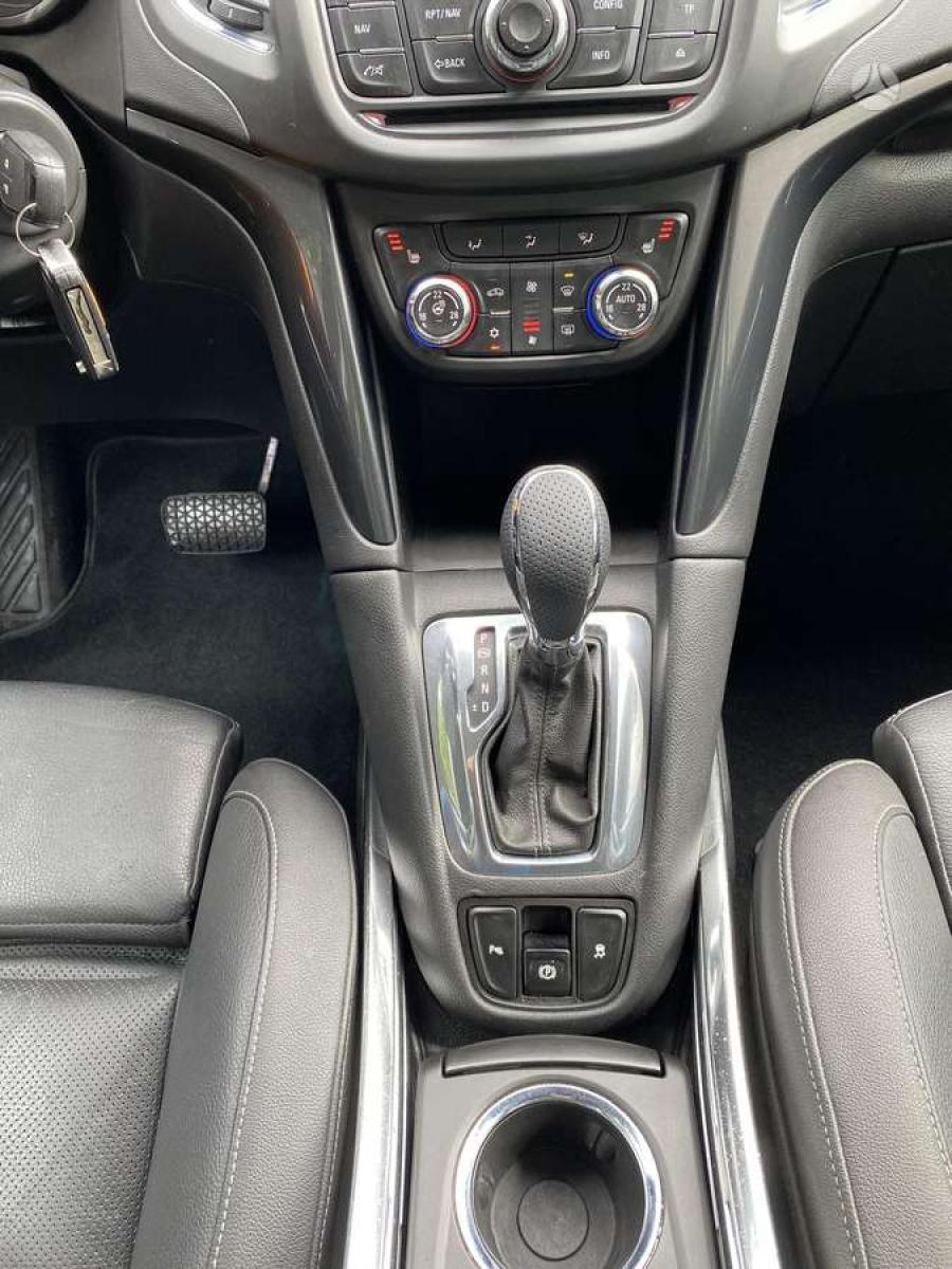 Black Opel Zafira Tourer 2016 in Marijampole, with an engine capacity of 1.96 L and mileage of 272 thousand km for 7250 €, photo 32 on AUTOMOTO.COM.LV