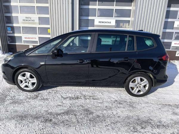 Melns Opel Zafira Tourer 2017 Joniškis, ar dzinēja tilpumu 2.00 L un nobraukumu 225 tūkst. km par 7050 €, foto 2 vietnē AUTOMOTO.COM.LV