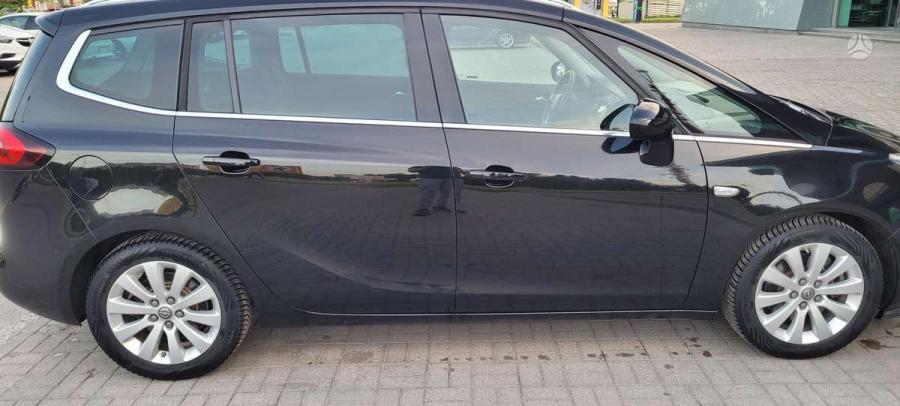 Melns Opel Zafira Tourer 2017 Šauļi, ar dzinēja tilpumu 1.96 L un nobraukumu 223 tūkst. km par 6999 €, foto 8 vietnē AUTOMOTO.COM.LV