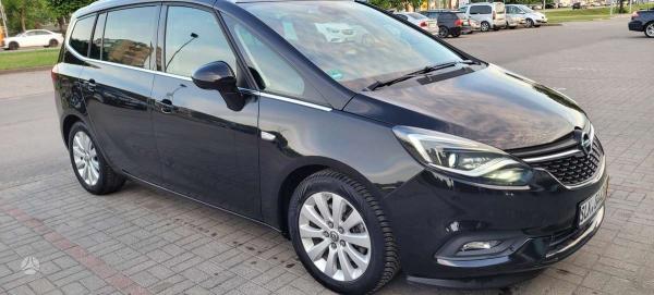 Black Opel Zafira Tourer 2017 in Siauliai, with an engine capacity of 1.96 L and mileage of 223 thousand km for 6999 €, photo 8 on AUTOMOTO.COM.LV