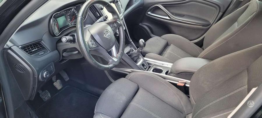 Melns Opel Zafira Tourer 2017 Šauļi, ar dzinēja tilpumu 1.96 L un nobraukumu 223 tūkst. km par 6999 €, foto 23 vietnē AUTOMOTO.COM.LV