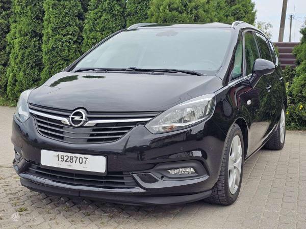 Black Opel Zafira Tourer 2017 in Kretinga, with an engine capacity of 1.96 L and mileage of 304 thousand km for 7999 €, photo 1 on AUTOMOTO.COM.LV