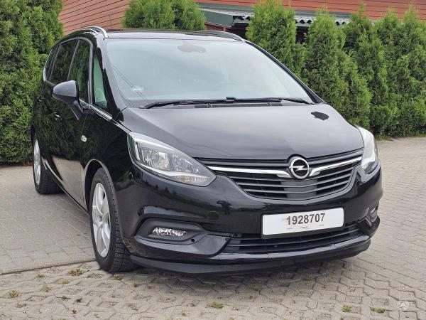 Black Opel Zafira Tourer 2017 in Kretinga, with an engine capacity of 1.96 L and mileage of 304 thousand km for 7999 €, photo 2 on AUTOMOTO.COM.LV