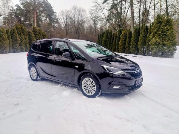 Black Opel Zafira Tourer 2018 in Vilnius, with an engine capacity of 2.00 L and mileage of 226 thousand km for 7950 €, photo 7 on AUTOMOTO.COM.LV