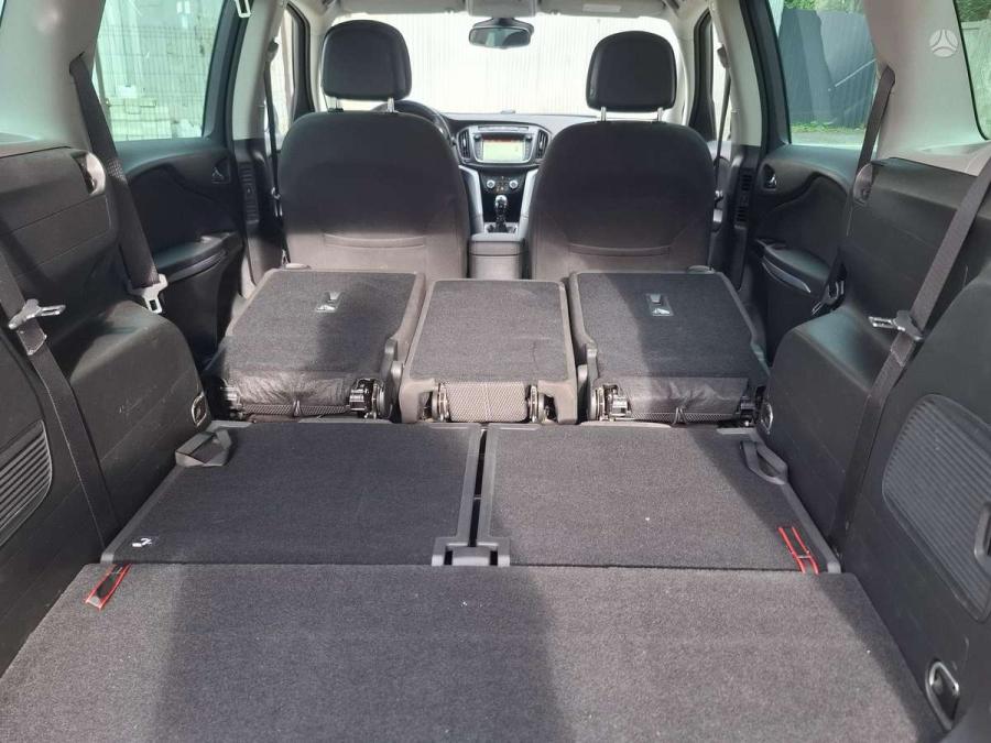 Черный Опель Zafira Tourer 2018 в Вильнюс, объемом двигателя 1.96 л и пробегом 136 тыс. км за 8400 €, фото 27 на AUTOMOTO.COM.LV