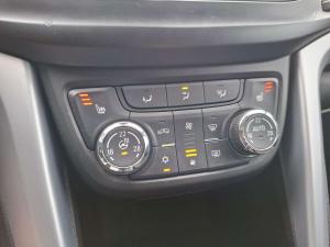 Black Opel Zafira Tourer 2018 in Vilnius, with an engine capacity of 1.96 L and mileage of 136 thousand km for 8300 €, photo 21 on AUTOMOTO.COM.LV