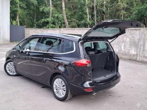 Black Opel Zafira Tourer 2018 in Vilnius, with an engine capacity of 1.96 L and mileage of 136 thousand km for 8300 €, photo 31 on AUTOMOTO.COM.LV