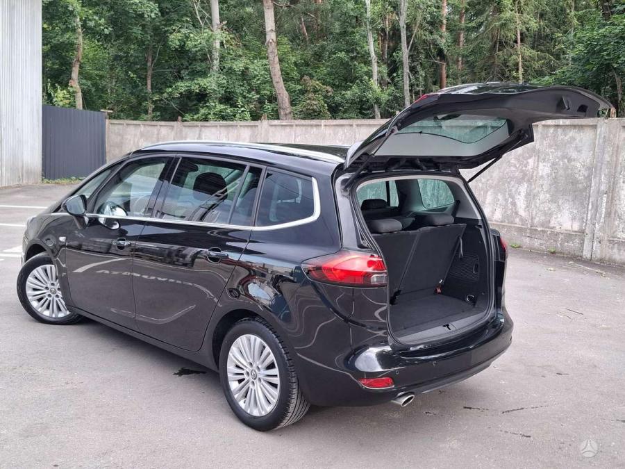 Black Opel Zafira Tourer 2018 in Vilnius, with an engine capacity of 1.96 L and mileage of 136 thousand km for 8300 €, photo 31 on AUTOMOTO.COM.LV