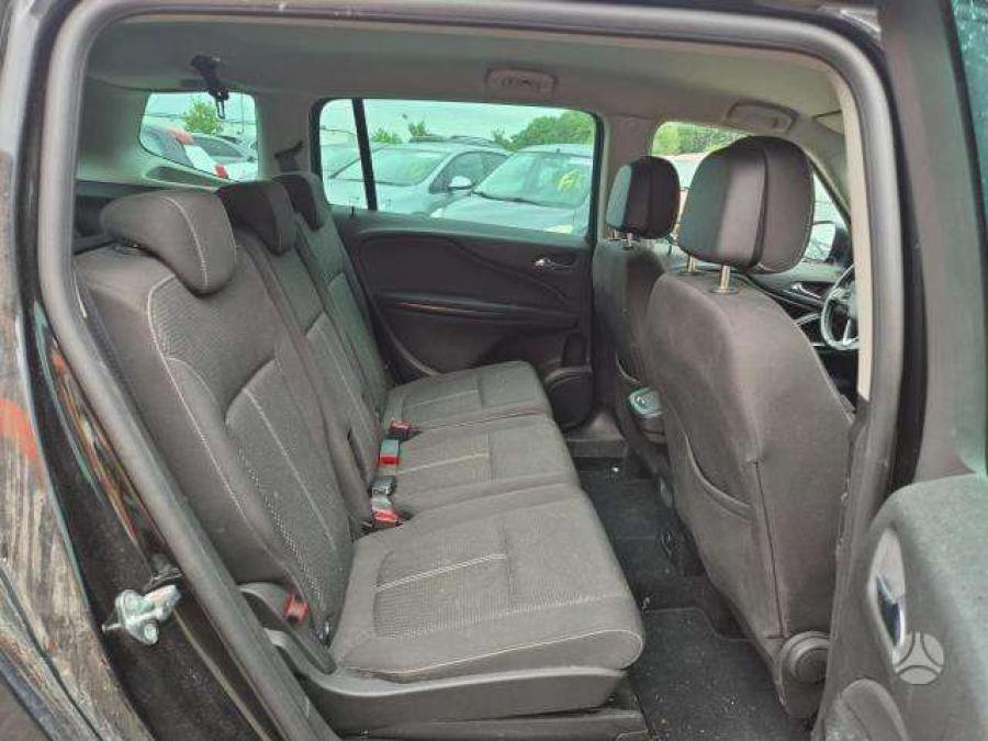 Melns Opel Zafira Tourer 2019 Viļņa, ar dzinēja tilpumu 1.96 L un nobraukumu 200 tūkst. km par 7500 €, foto 3 vietnē AUTOMOTO.COM.LV