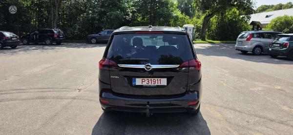 Black Opel Zafira Tourer 2019 in Vilnius, with an engine capacity of 1.96 L and mileage of 200 thousand km for 8999 €, photo 4 on AUTOMOTO.COM.LV