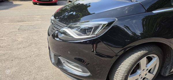 Black Opel Zafira Tourer 2019 in Vilnius, with an engine capacity of 1.96 L and mileage of 200 thousand km for 8999 €, photo 6 on AUTOMOTO.COM.LV