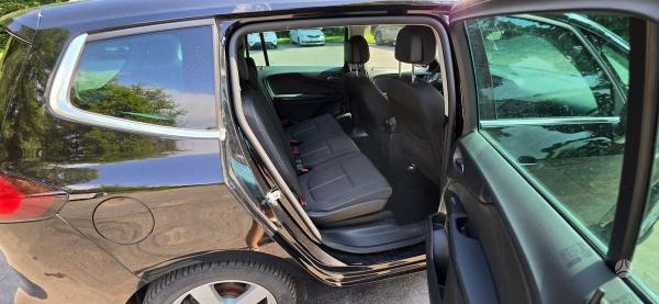 Black Opel Zafira Tourer 2019 in Vilnius, with an engine capacity of 1.96 L and mileage of 200 thousand km for 8999 €, photo 10 on AUTOMOTO.COM.LV