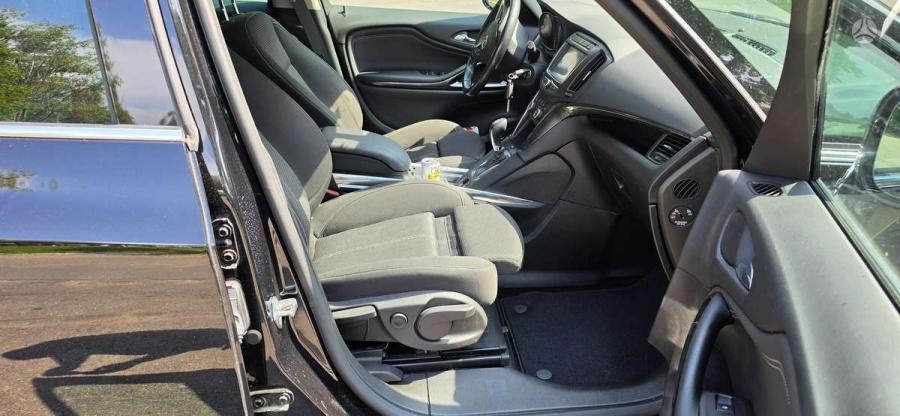 Melns Opel Zafira Tourer 2019 Viļņa, ar dzinēja tilpumu 1.96 L un nobraukumu 200 tūkst. km par 8999 €, foto 12 vietnē AUTOMOTO.COM.LV