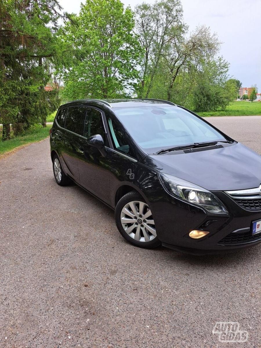 Черный Опель Zafira Tourer 2012 в Мажейкяй, объемом двигателя 2.00 л и пробегом 379 тыс. км за 4350 €, фото 1 на AUTOMOTO.COM.LV