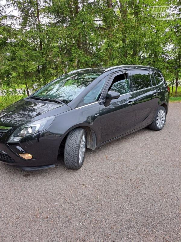 Черный Опель Zafira Tourer 2012 в Мажейкяй, объемом двигателя 2.00 л и пробегом 379 тыс. км за 4350 €, фото 2 на AUTOMOTO.COM.LV