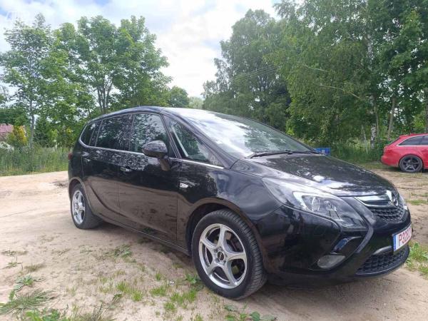 Melns Opel Zafira Tourer 2012 Utena, ar dzinēja tilpumu 2.00 L un nobraukumu 335 tūkst. km par 4500 €, foto 8 vietnē AUTOMOTO.COM.LV