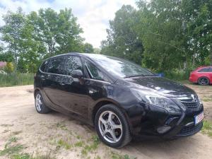 Black Opel Zafira Tourer 2012 in Utena, with an engine capacity of 2.00 L and mileage of 335 thousand km for 4500 €, photo 9 on AUTOMOTO.COM.LV