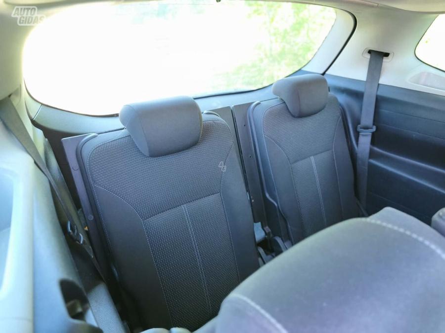 Black Opel Zafira Tourer 2012 in Utena, with an engine capacity of 2.00 L and mileage of 335 thousand km for 4500 €, photo 14 on AUTOMOTO.COM.LV