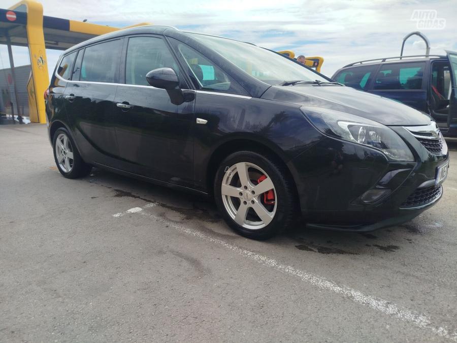 Черный Опель Zafira Tourer 2013 в Вильнюс, объемом двигателя 2.00 л и пробегом 272 тыс. км за 6990 €, фото 4 на AUTOMOTO.COM.LV