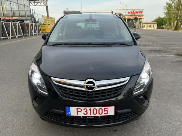 Black Opel Zafira Tourer 2015 in Alytus, with an engine capacity of 2.00 L and mileage of 212 thousand km for 7900 €, photo 3 on AUTOMOTO.COM.LV