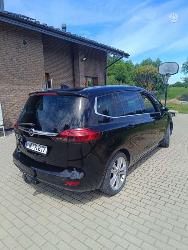 Black Opel Zafira Tourer 2017 in Alytus, with an engine capacity of 1.60 L and mileage of 220 thousand km for 7950 €, photo 3 on AUTOMOTO.COM.LV
