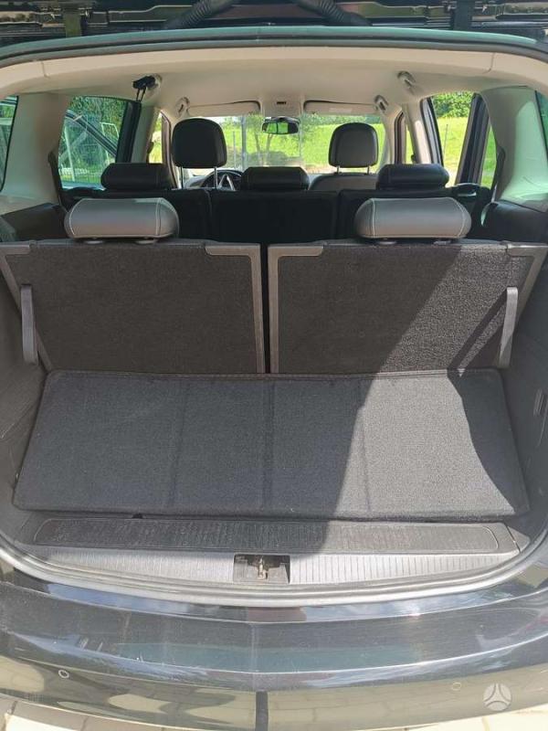 Black Opel Zafira Tourer 2017 in Alytus, with an engine capacity of 1.60 L and mileage of 220 thousand km for 7950 €, photo 5 on AUTOMOTO.COM.LV