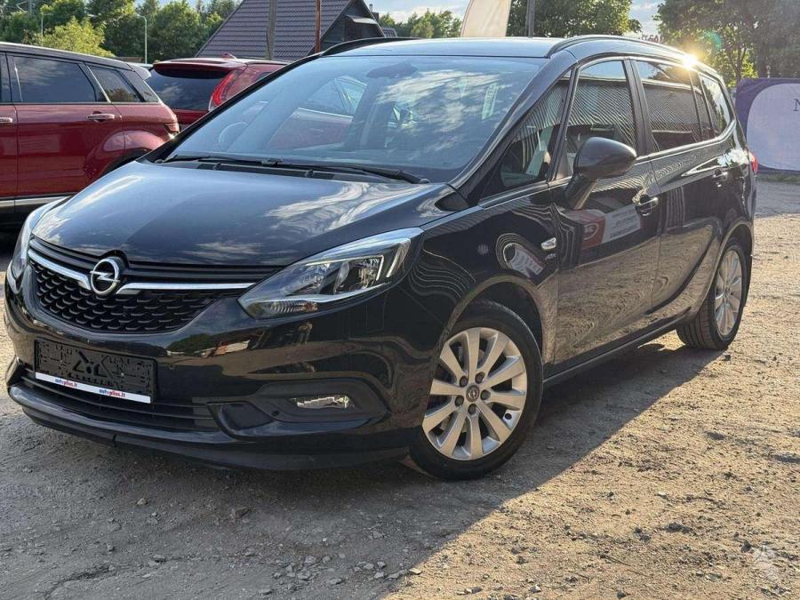 Black Opel Zafira Tourer 2017 in Siauliai, with an engine capacity of 1.96 L and mileage of 268 thousand km for 7000 €, photo 6 on AUTOMOTO.COM.LV