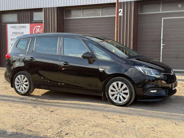 Black Opel Zafira Tourer 2017 in Siauliai, with an engine capacity of 1.96 L and mileage of 268 thousand km for 7000 €, photo 6 on AUTOMOTO.COM.LV