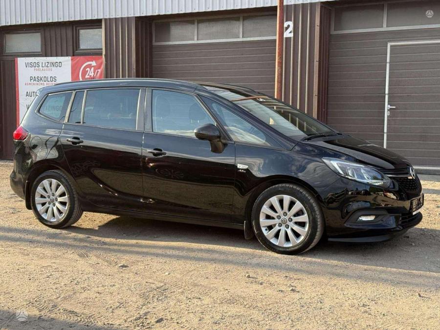 Black Opel Zafira Tourer 2017 in Siauliai, with an engine capacity of 1.96 L and mileage of 268 thousand km for 7000 €, photo 7 on AUTOMOTO.COM.LV