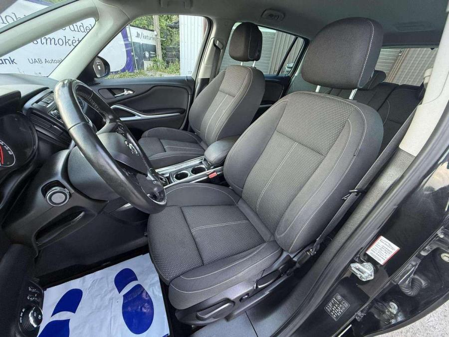 Black Opel Zafira Tourer 2017 in Siauliai, with an engine capacity of 1.96 L and mileage of 268 thousand km for 7000 €, photo 10 on AUTOMOTO.COM.LV