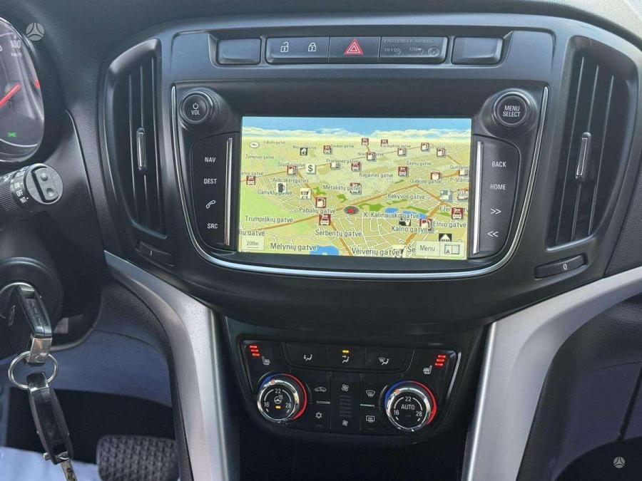 Black Opel Zafira Tourer 2017 in Siauliai, with an engine capacity of 1.96 L and mileage of 268 thousand km for 7000 €, photo 16 on AUTOMOTO.COM.LV