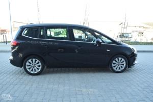 Black Opel Zafira Tourer 2017 in Vilnius, with an engine capacity of 2.00 L and mileage of 297 thousand km for 7500 €, photo 5 on AUTOMOTO.COM.LV