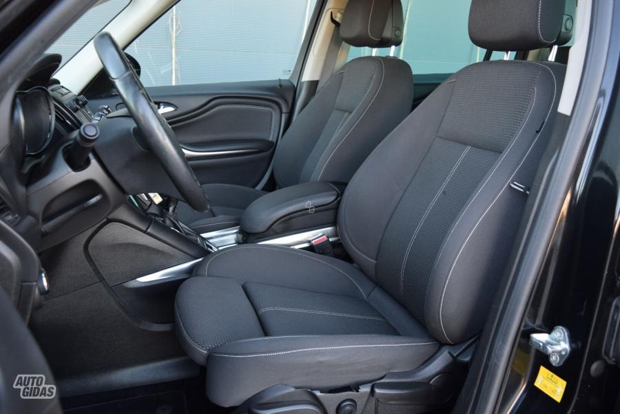 Black Opel Zafira Tourer 2017 in Vilnius, with an engine capacity of 2.00 L and mileage of 297 thousand km for 7500 €, photo 10 on AUTOMOTO.COM.LV