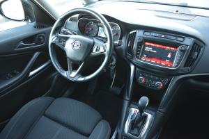 Black Opel Zafira Tourer 2017 in Vilnius, with an engine capacity of 2.00 L and mileage of 297 thousand km for 7500 €, photo 15 on AUTOMOTO.COM.LV
