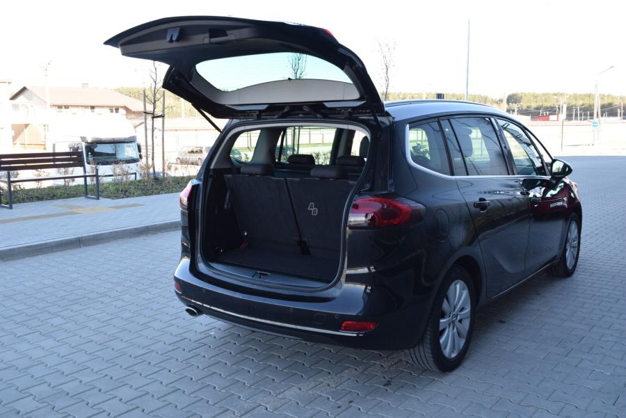 Black Opel Zafira Tourer 2017 in Vilnius, with an engine capacity of 2.00 L and mileage of 297 thousand km for 7500 €, photo 26 on AUTOMOTO.COM.LV