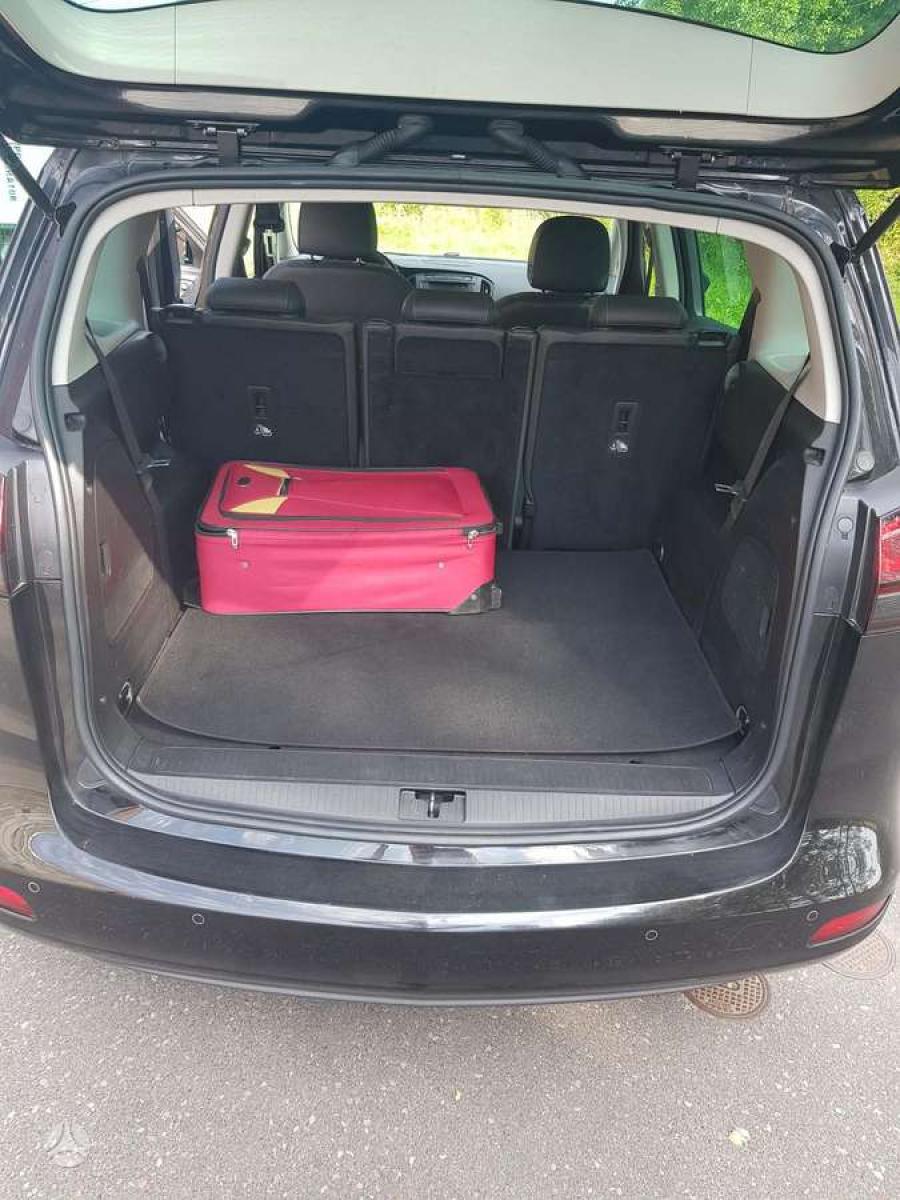 Черный Опель Zafira Tourer 2018 в Вильнюс, объемом двигателя 1.60 л и пробегом 214 тыс. км за 8900 €, фото 8 на AUTOMOTO.COM.LV