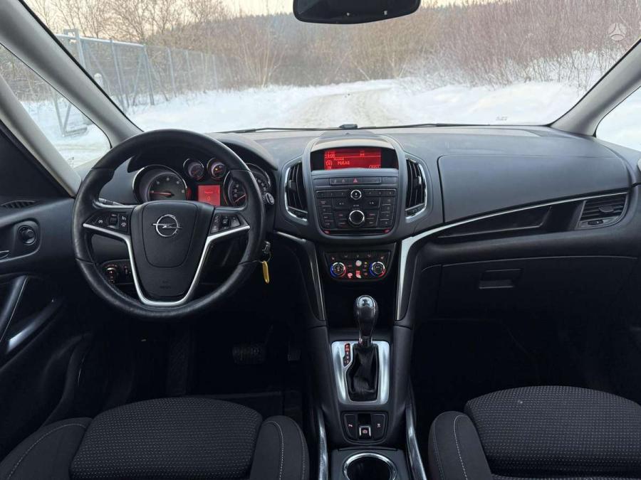 Zils Opel Zafira Tourer 2012 Viļņa, ar dzinēja tilpumu 1.96 L un nobraukumu 275 tūkst. km par 3900 €, foto 11 vietnē AUTOMOTO.COM.LV