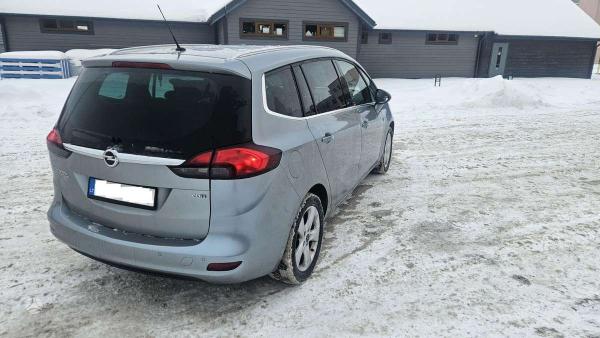Zils Opel Zafira Tourer 2012 Klaipėda, ar dzinēja tilpumu 1.96 L un nobraukumu 241 tūkst. km par 4790 €, foto 6 vietnē AUTOMOTO.COM.LV