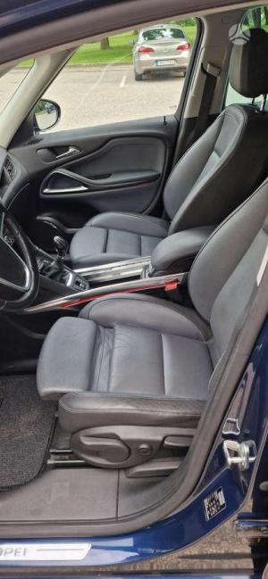 Zils Opel Zafira Tourer 2012 Alīta, ar dzinēja tilpumu 1.96 L un nobraukumu 254 tūkst. km par 5300 €, foto 11 vietnē AUTOMOTO.COM.LV
