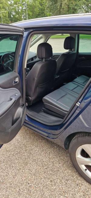Zils Opel Zafira Tourer 2012 Alīta, ar dzinēja tilpumu 1.96 L un nobraukumu 254 tūkst. km par 5300 €, foto 12 vietnē AUTOMOTO.COM.LV