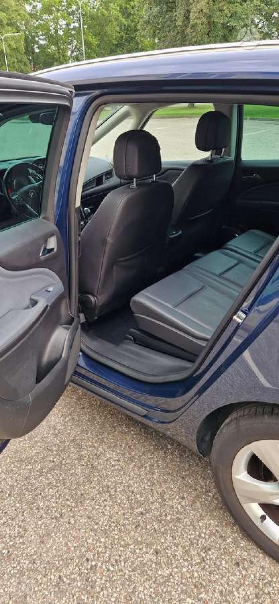 Zils Opel Zafira Tourer 2012 Alīta, ar dzinēja tilpumu 1.96 L un nobraukumu 254 tūkst. km par 5300 €, foto 12 vietnē AUTOMOTO.COM.LV