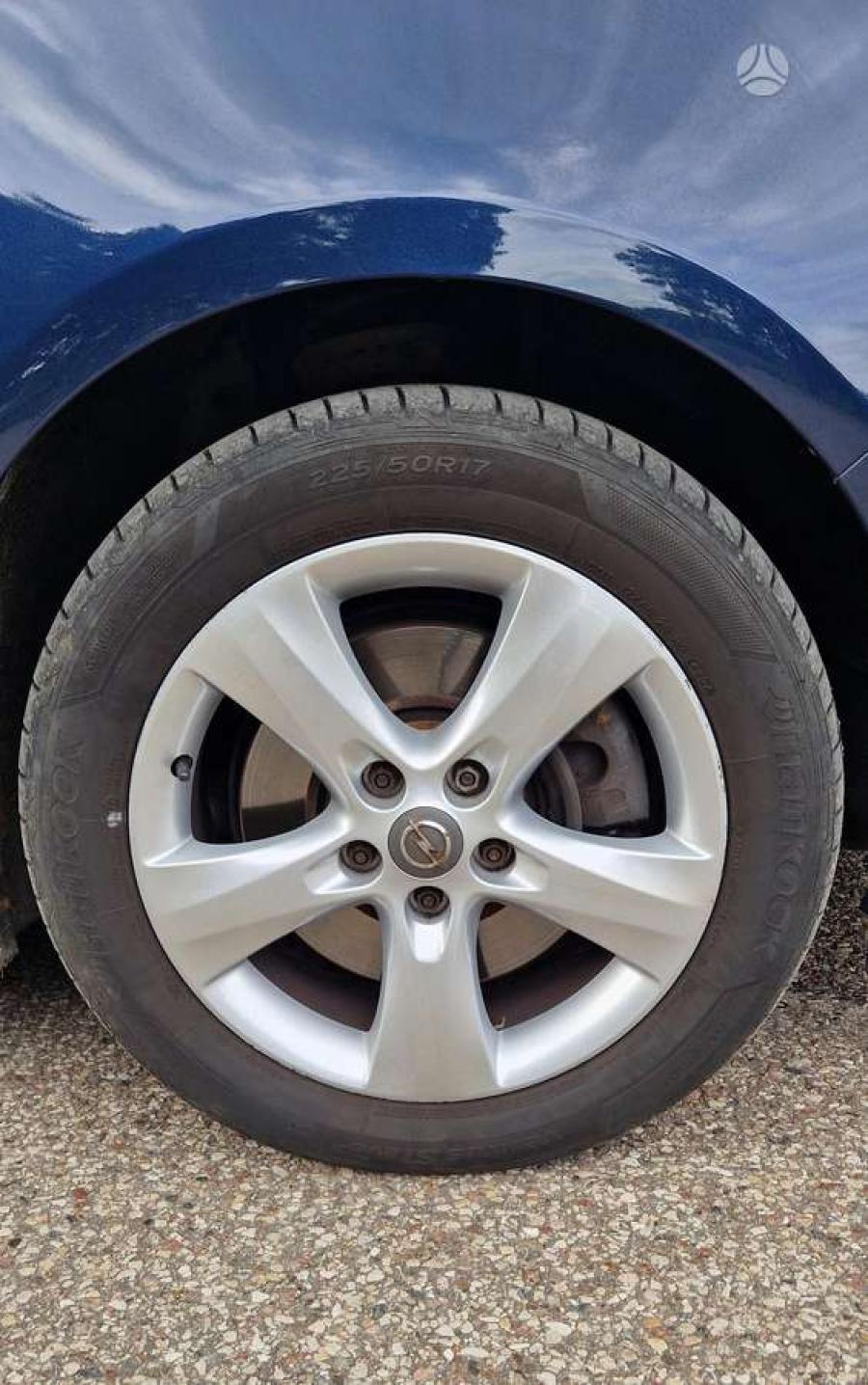 Zils Opel Zafira Tourer 2012 Alīta, ar dzinēja tilpumu 1.96 L un nobraukumu 254 tūkst. km par 5300 €, foto 22 vietnē AUTOMOTO.COM.LV