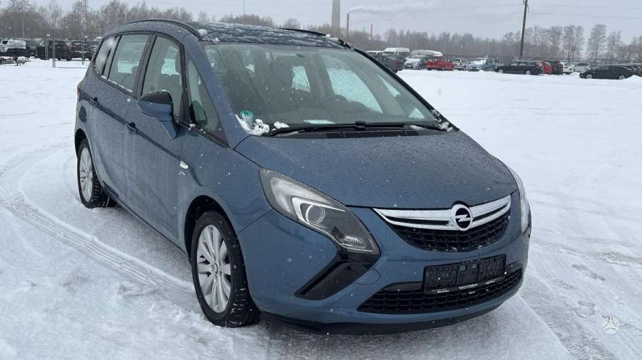 Синий Опель Zafira Tourer 2013 в Мариямполе, объемом двигателя 1.96 л и пробегом 263 тыс. км за 4300 €, фото 1 на AUTOMOTO.COM.LV