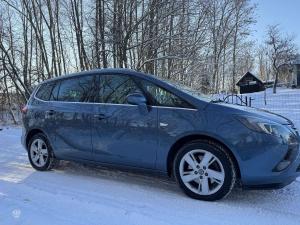 Blue Opel Zafira Tourer 2014 in Utena, with an engine capacity of 1.60 L and mileage of 144 thousand km for 5400 €, photo 4 on AUTOMOTO.COM.LV