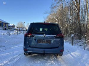 Blue Opel Zafira Tourer 2014 in Utena, with an engine capacity of 1.60 L and mileage of 144 thousand km for 5400 €, photo 6 on AUTOMOTO.COM.LV