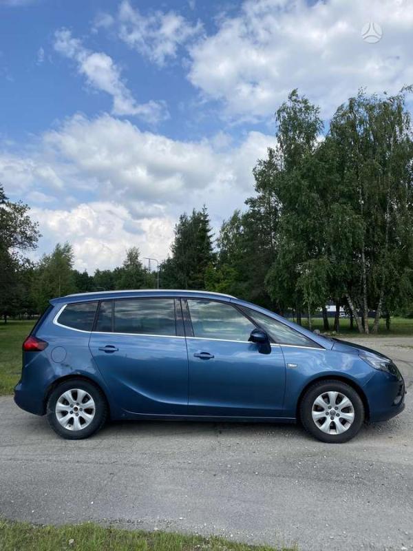 Blue Opel Zafira Tourer 2014 in Panevezys, with an engine capacity of 1.60 L and mileage of 285 thousand km for 4650 €, photo 5 on AUTOMOTO.COM.LV